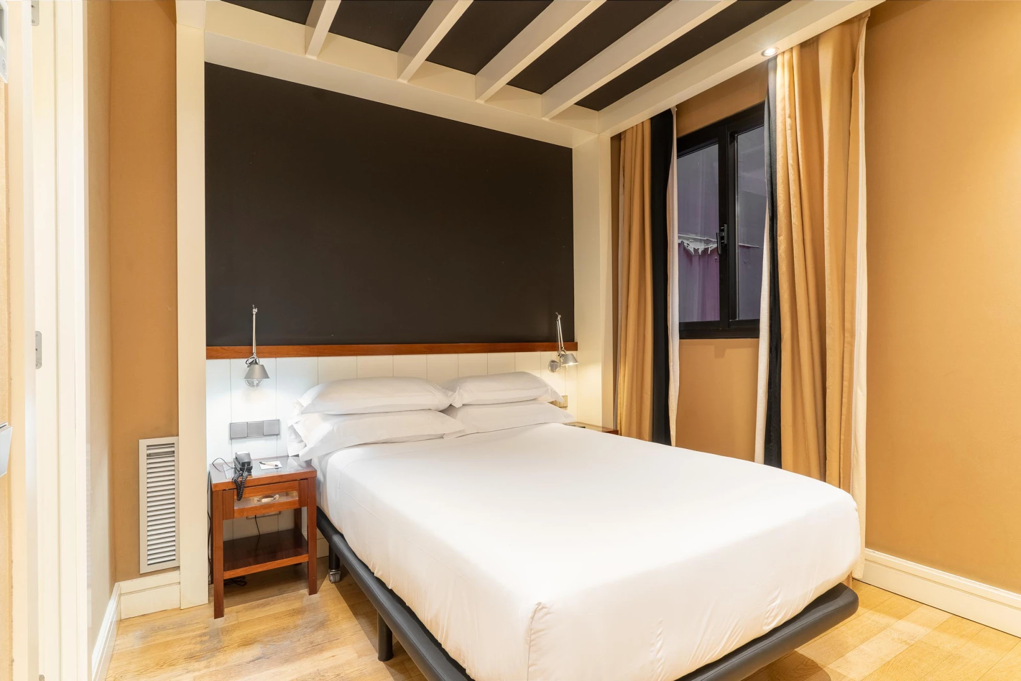 Basic Single Room | U232 Hotel