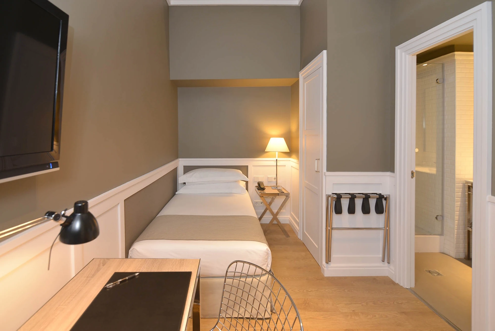 Basic Rooms, ideal for one guest | Hotel Granvia